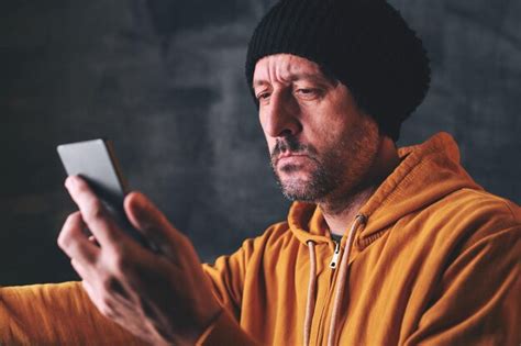 Premium Photo Man Reading Text Message On Mobile Phone