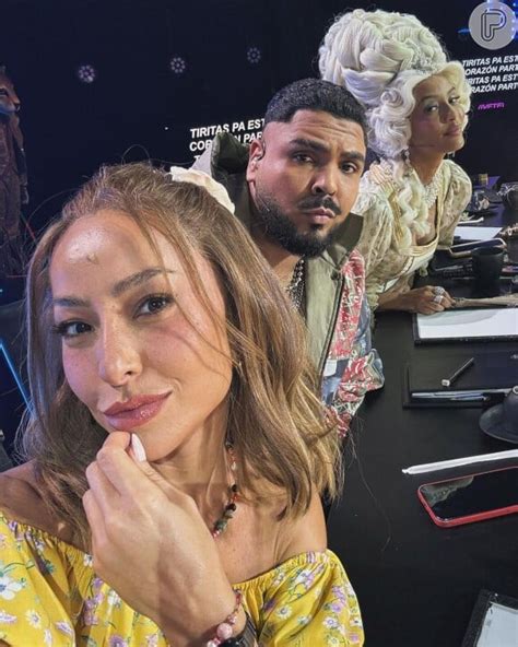 The Masked Singer Sabrina Sato Surge Loira Como Personagem Sex Symbol Da Tv E Web Reage