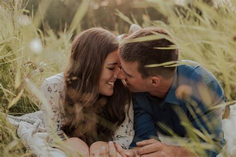 Hannah Hotchkiss Photography Engagement Pictures Poses Engagement Photo Poses Couple