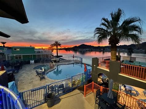 Roadrunner Resort Floating Dock Bar Updated June 2026 107 Photos