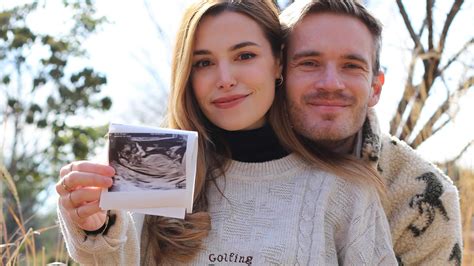 Who Is Pewdiepies Wife Marzia Kjellberg