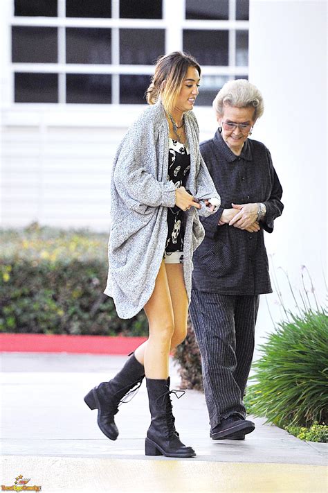 Miley Cyrus Photo 7209231 2400x3600