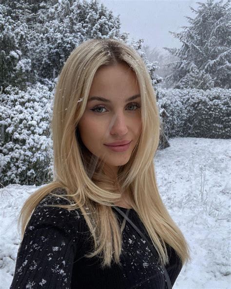 Winter Blonde R Wintergirls