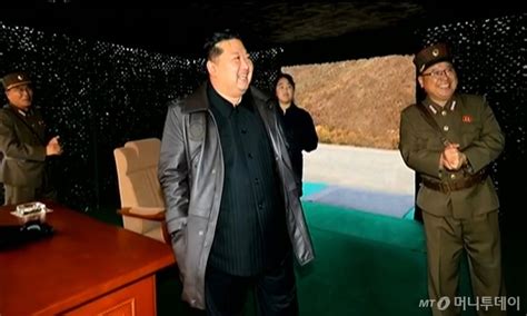 한미일 공중훈련 결행…김정은 지하벙커 뚫는 美 전략폭격기 전개