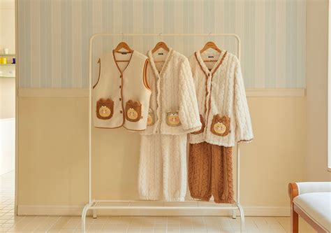 카카오프렌즈 신상 라이언and춘식이 캐빈 인 더 포레스트  악플달면 쩌리쩌려버려 ＊여성시대＊ 차분한 20대들의 알흠다운 공간