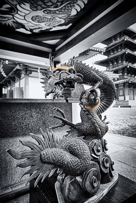 The Kimono Gallery Dragon Sculpture Japanese Dragon Enter The Dragon