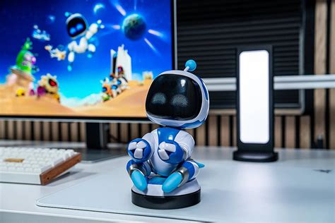 Astro Bot Cable Guys Controller And Smartphone Stand Astrobot
