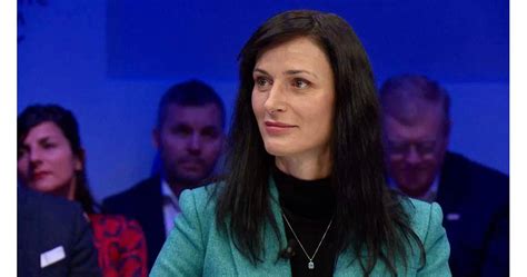 Мария Габриел в Давос Иновациите и образованието са основата на развитието