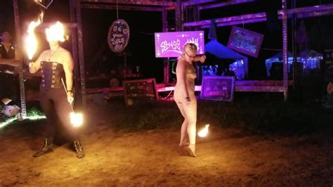 公共の場で裸の無料エロ動画 xHamster