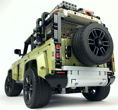 LEGO Technic 42110 Land Rover Defender im Review | zusammengebaut