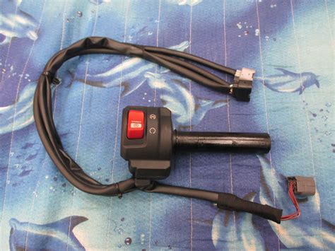 【やや傷や汚れあり】カワサキ系？車種不明・純正右ハンドルスイッチ＆キルの落札情報詳細 ヤフオク落札価格情報 オークフリー