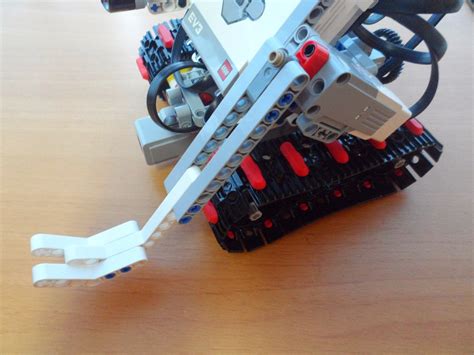 Robotics® Education Centre Track Bot Ev3