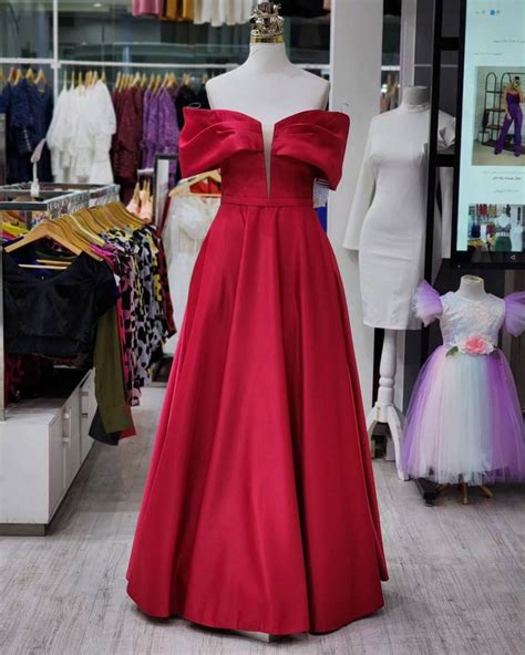 15 مدل لباس مجلسی ساتن برای کسانی که می‌خواهند در عروسی درخشان‌تر از