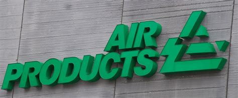 Neom Achieves Financial Close At 8 4bn Michael Khilla