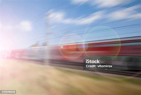빠른 열차 지나가는 재생속도 움직임감지 희미함 배경기술 2015년에 대한 스톡 사진 및 기타 이미지 2015년 기업 재무와