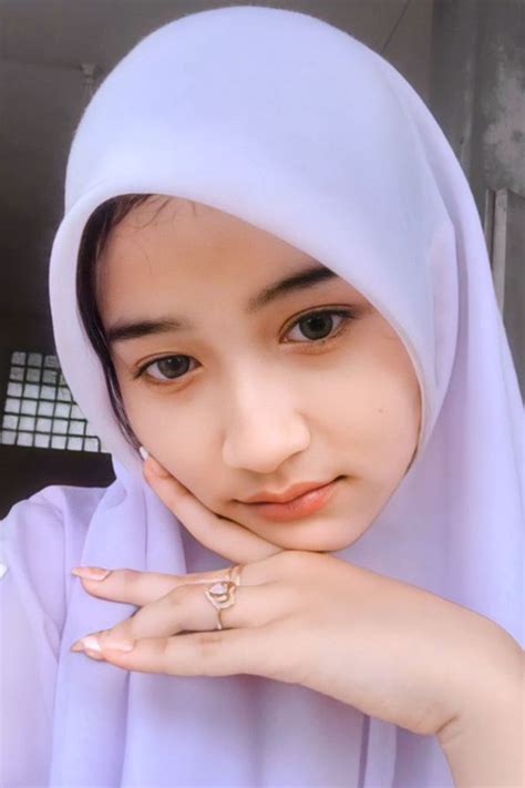 👉 Klik Di Sini Untuk Rekomendasi Produk Atasan Wanita Kekinian Hijab