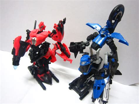 Totally Toys Transformers Rotf Arcee And Chromia