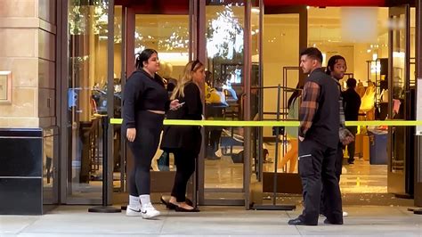 도심 한복판에 두건 쓴 떼강도명품 매장 싹쓸이 네이버 Tv