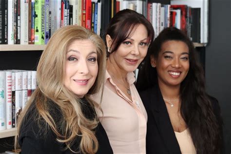 Annie Vladimirova On Linkedin Тя е известна като “жената на Део” но колко хора знаят че