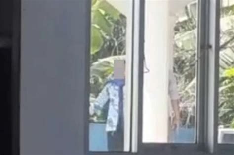 Heboh Wanita Berjilbab Berseragam Korpri Berbuat Mesum Di Masjid