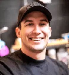 English Makeup Artist Logan Long Biography News Photos Videos Nettv4u