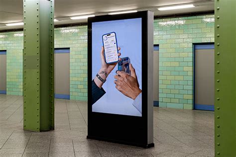 Insurtech App CLARK Product Shooting On Behance