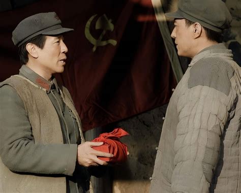 靳东光鲜形象的背后，是坎坷的经历，为演好习仲勋打下了生活基础刘志丹人物演技