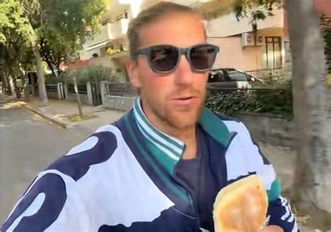 Video Zagrebački Influencer Probao Sendvič U Kultnom Splitskom Fast Foodu Pogledajte Reakciju