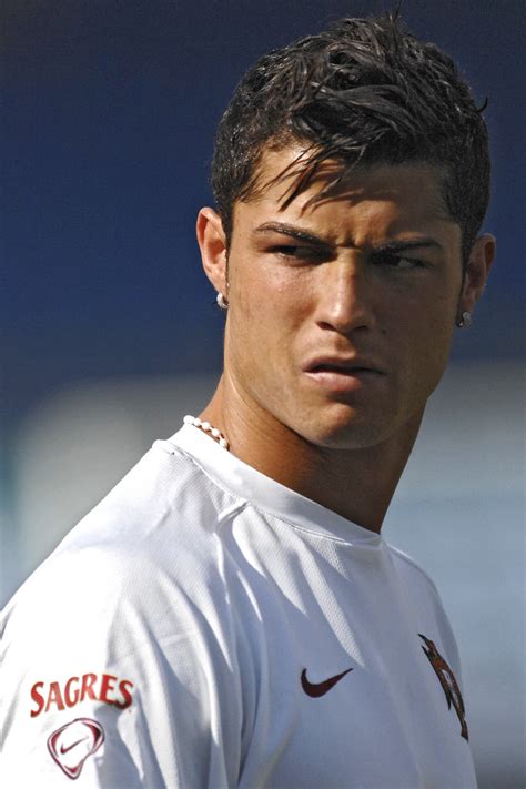 Top 35 Cristiano Ronaldos Hairstyles Through The Years Hood Mwr