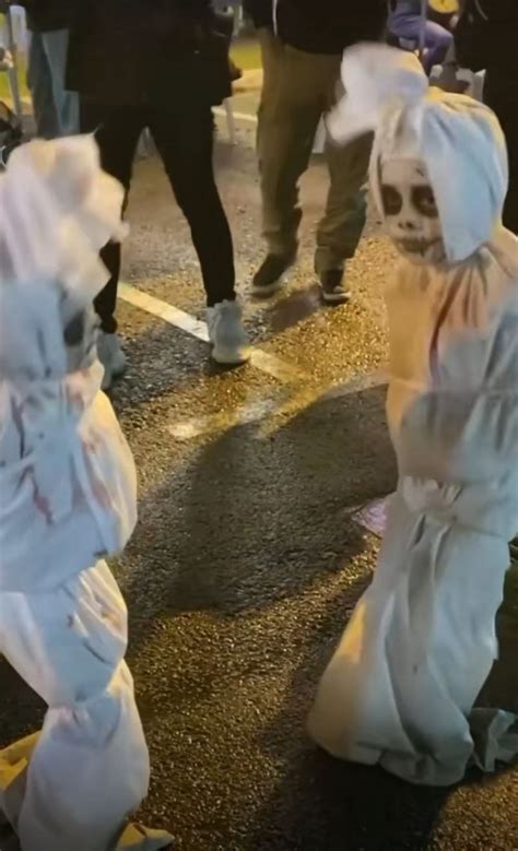 [video] “pocong Cute ” Si Cilik Pakai Kostum Siap Berjoget Ini Tarik