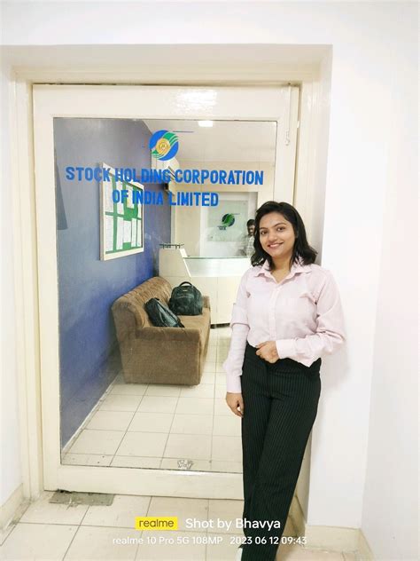 Bhavya Srivastava On Linkedin 12june2023 Newbeginnings Internship Stockholdingindia Jsb