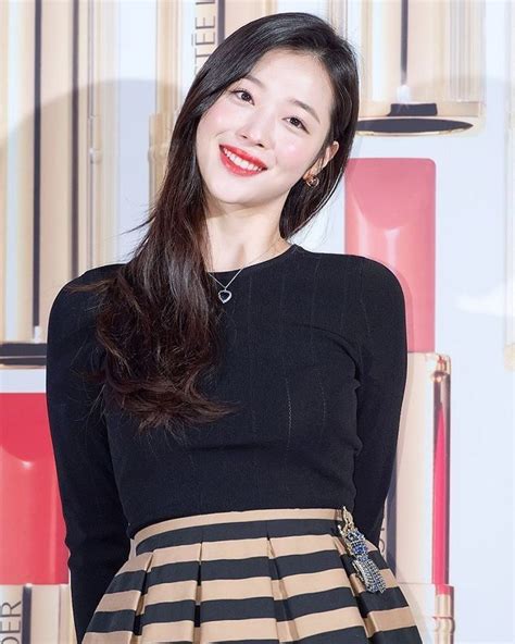 Pin By Veronica Miller On SULLI Sulli Celebrities Celebrity Photos