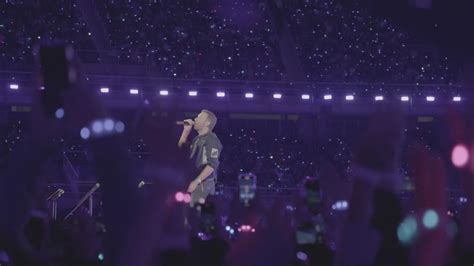 콜드플레이 8년 만에 내한5만 명 떼창