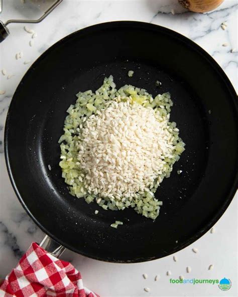 How To Make Basic Risotto Traditional Food And Journeys®