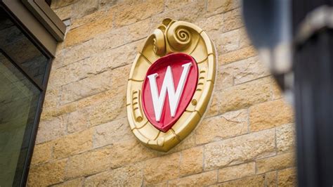 Wisconsin U Launches Probe Of Leaked Womens Volleyball Team Photos
