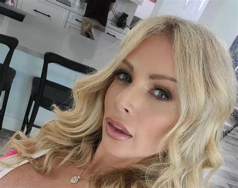 Danielle Renaee Biography Age Height Figure Net Worth Bioofy