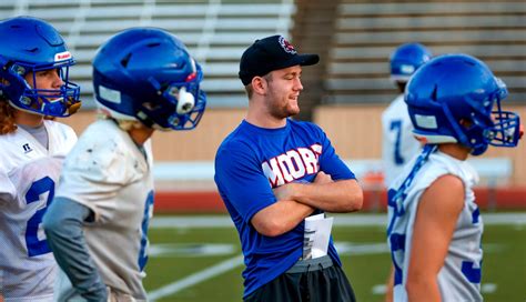 Ou Football Bob Stoops Son Isaac Stoops Creates Own Lane