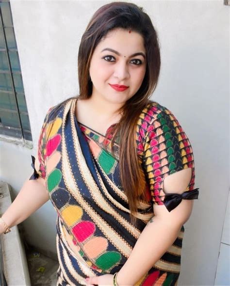 Pin By Itsclick On Aunt Indian Women Fashion India Beauty Women