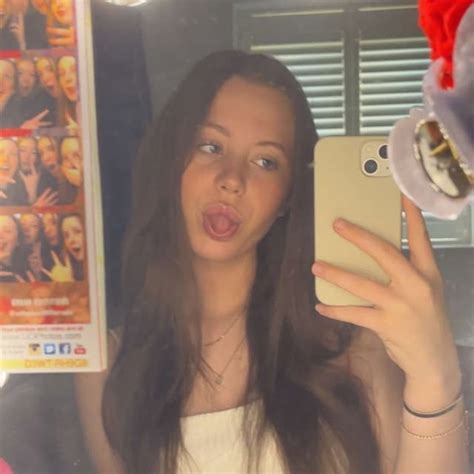 Ruby ﾒ𝟶 Rubyxoneill • Threads Say More