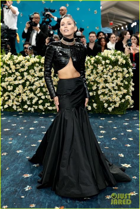 Miley Cyrus Is Tailored To Perfection In Alaïa At Met Gala 2025 Photo