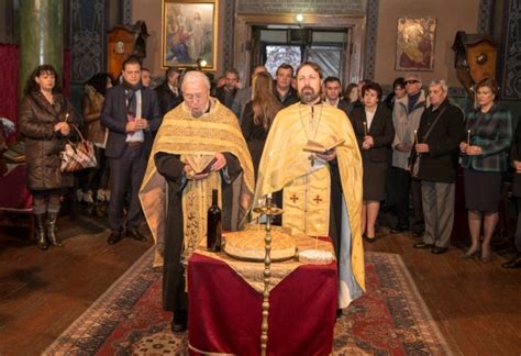 Перник сведе глава в памет на жертвите от катастрофата край Микре