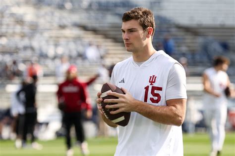 Fernando Mendoza Predicted To Replace Polarizing 75 Million Qb In Nfl