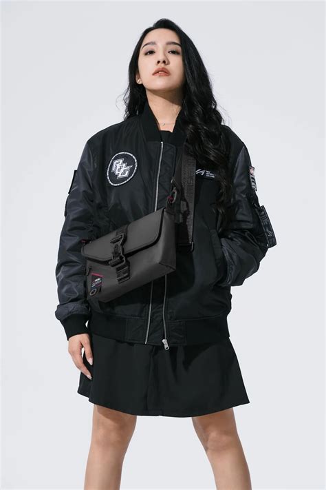 Rog Slash Sling Bag Rog Slash Bag Gaming Rog Slashrog Republic Of Gamersrog Global