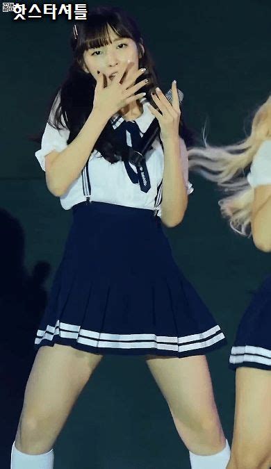 오마이걸 아린 움짤 핫스타셔틀 hotstarshuttle 아린 몸매 움짤 허벅지 연예인 여배우