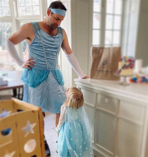 Andy Roddick Dresses As Cinderella For Daughter Stevies 3rd Birthday