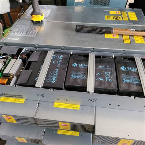 강남 역삼동 통신장비 파트 수거 출동 Emc장비 파워 배터리 Ups 전원이 나갈경우 비상 전력 공급장치입니다 배터리가 안에 들어있어서 무거워요 29kg 짜리 제품