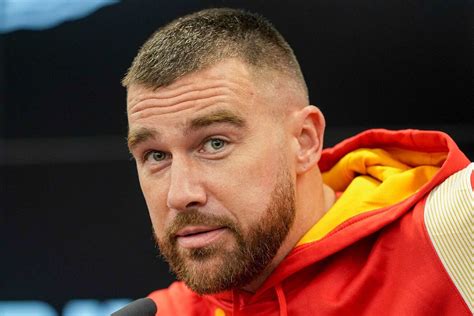 Travis Kelce Reveals What Really Goes On In An Nfl Locker Room When Players Get Naked Marca