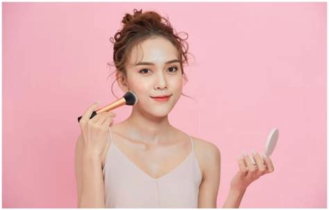 9 Rekomendasi Bedak Maybelline Untuk Kulit Berminyak Di Bawah Rp 200