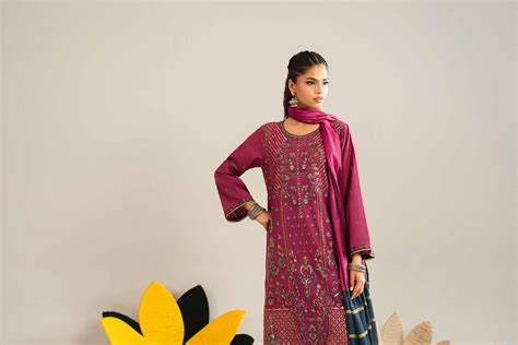 3 Piece Embroidered Suit Pe26 311