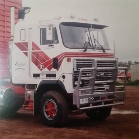 Thomas Elliot Youtube